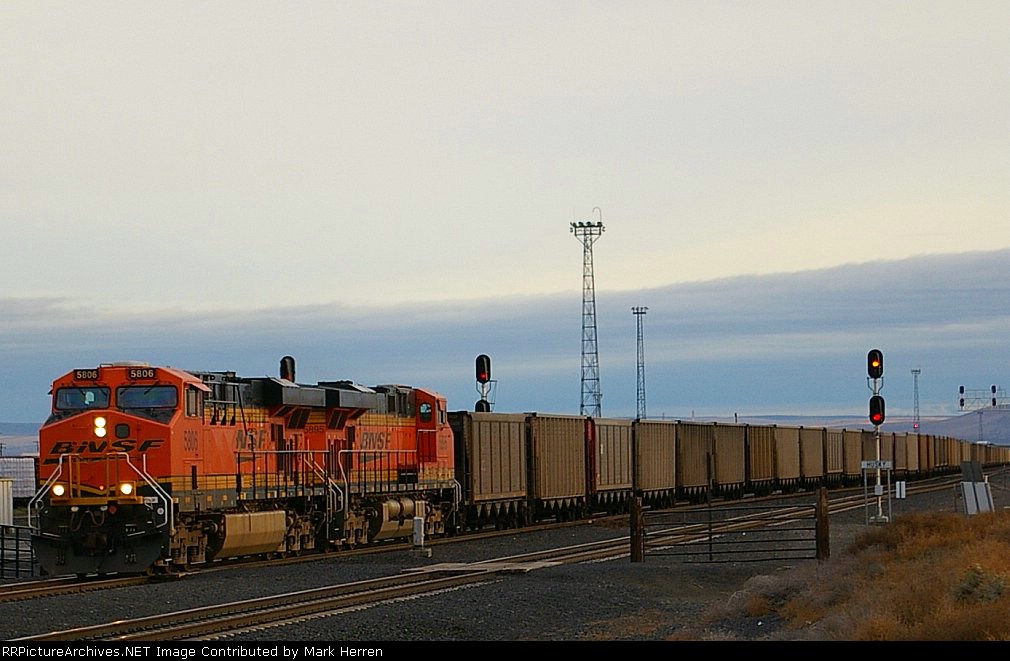 BNSF 5806 East